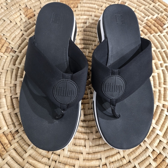 Fitflop | Shoes | Fitflop Low Wedge Platform Black Flip Flop Sandals ...